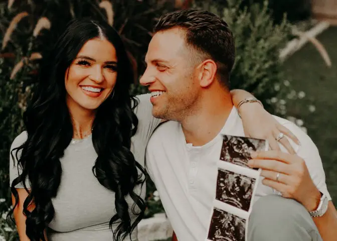 Raven Gates Announces She Is Pregnant In Instagram Post