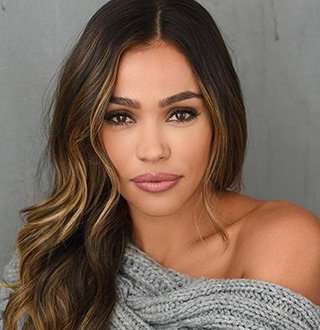 October Gonzalez Wiki: Age, Husband To Parents & Sister - Explicit Details