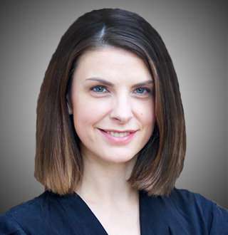 Susan Hennessey Bio: At Age 33, Married To Furtive Husband, Who's He?